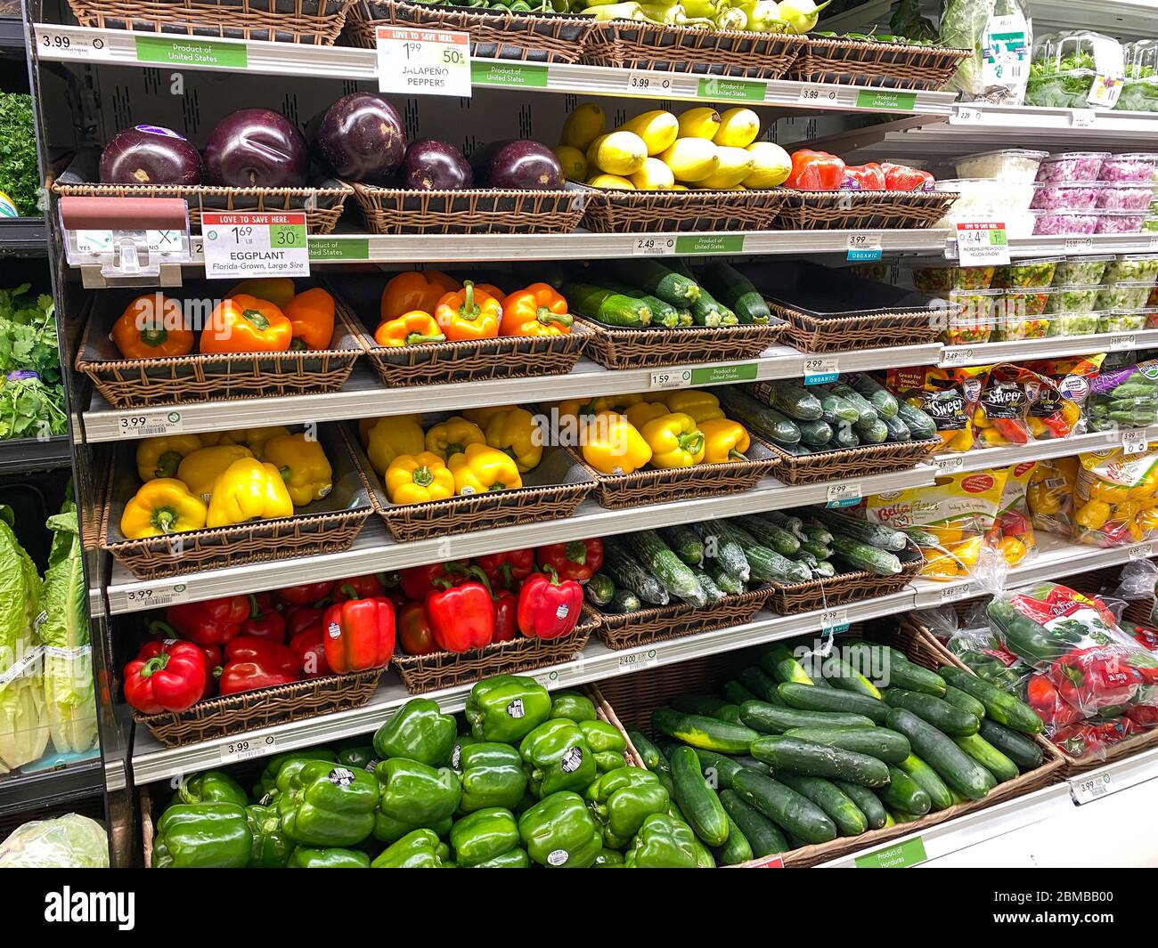 Vegetable aisle hi-res stock photography and images - Alamy