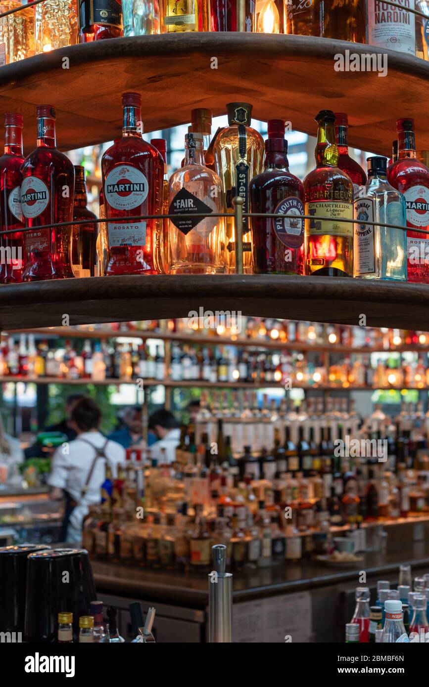 Arrondissement bar hi-res stock photography and images - Alamy