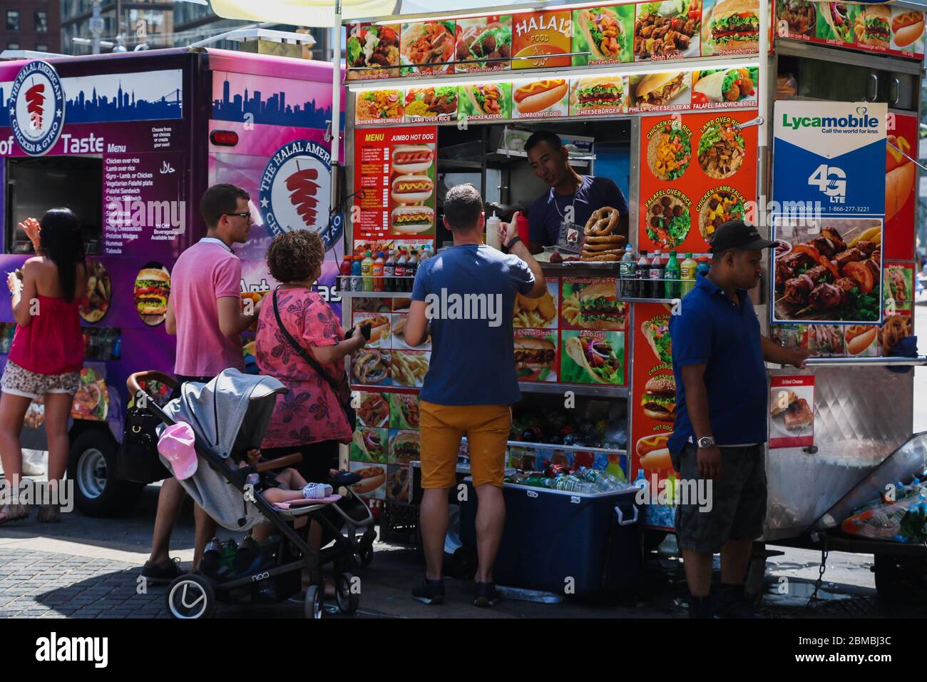 Pretzel stand new york city High Resolution Stock Photography and ...