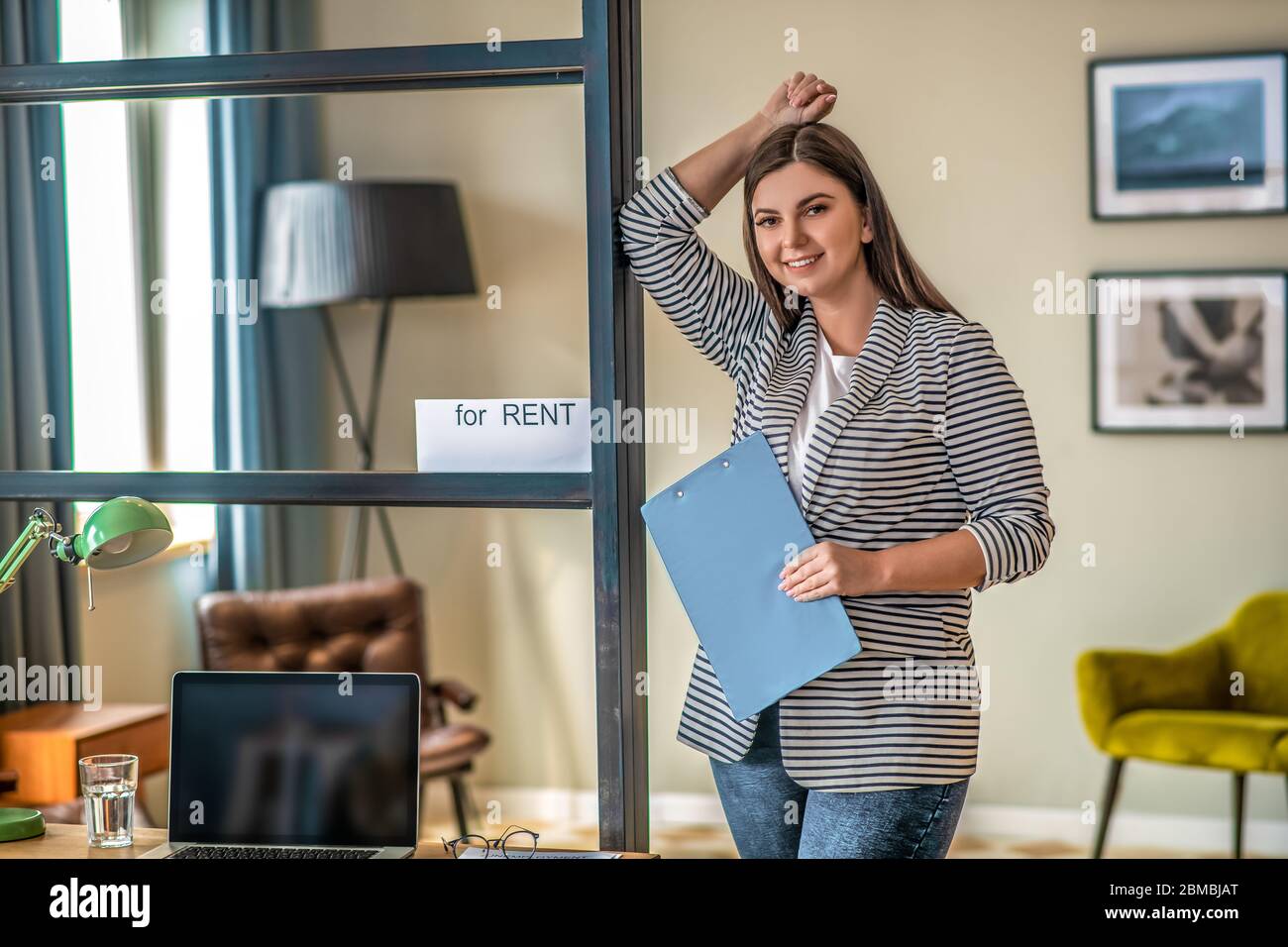 Plus size woman advertisement hi-res stock photography and images - Alamy