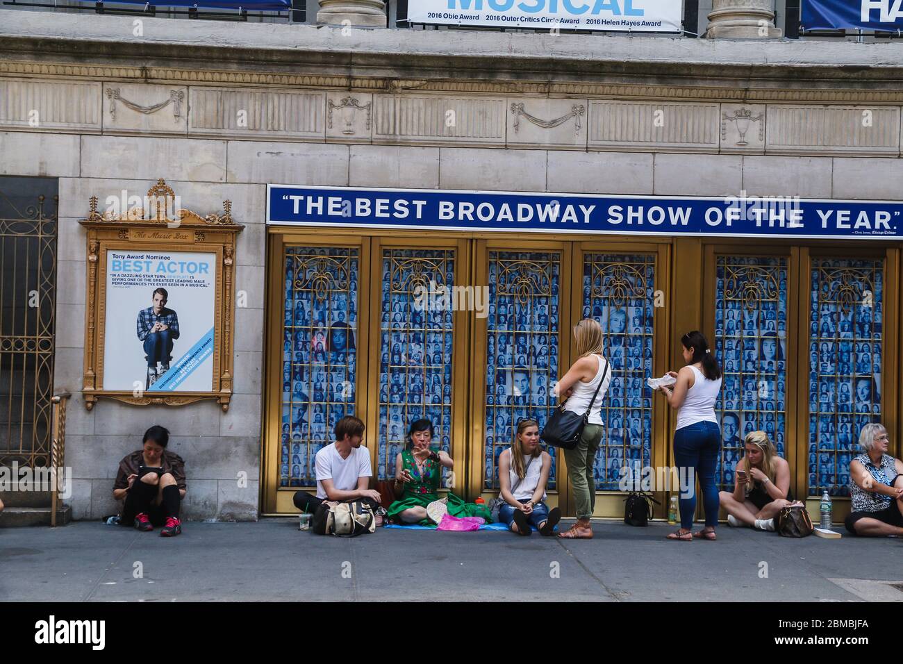 Crowd people waiting theater hi-res stock photography and images - Alamy