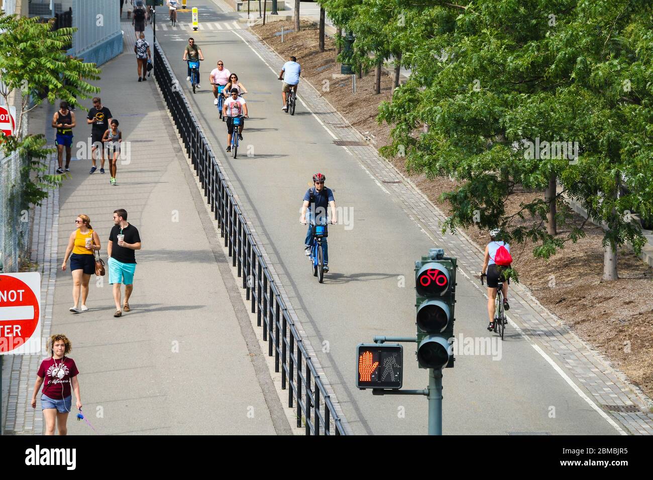 Pier 84 new york hi-res stock photography and images - Alamy