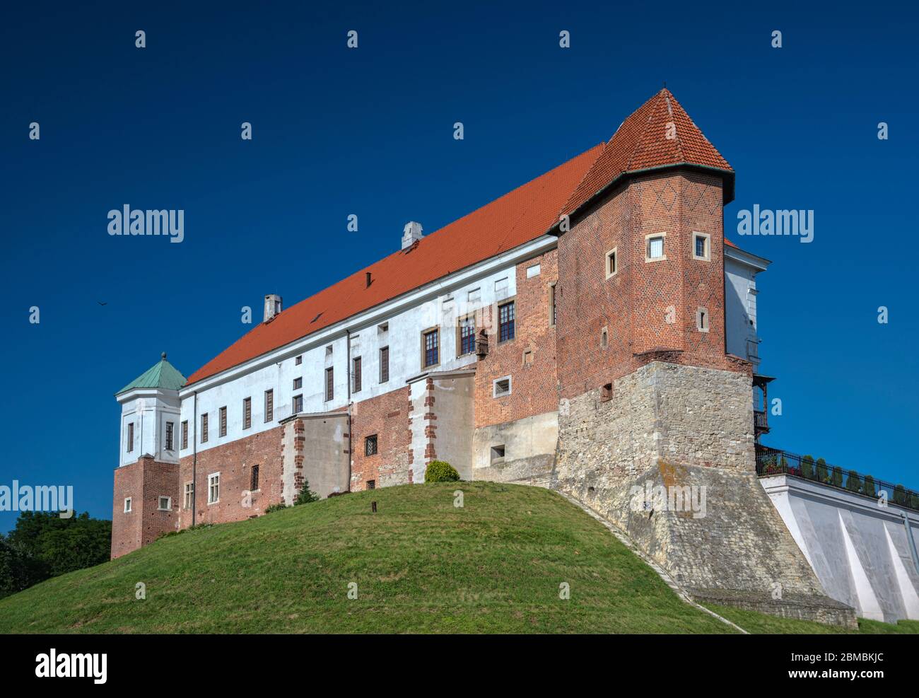 Medieval royal castle hi-res stock photography and images - Alamy