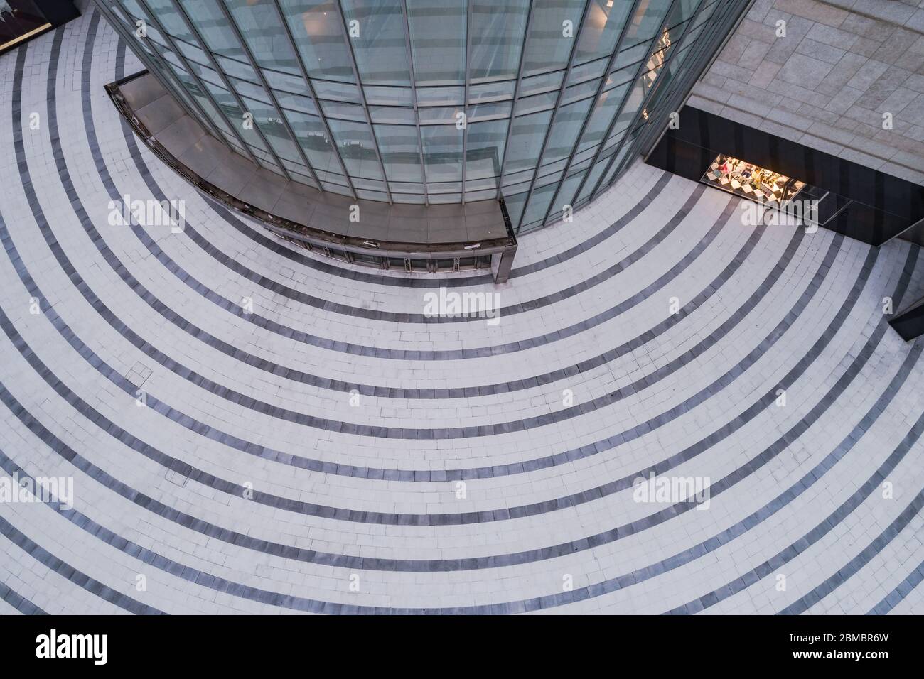 Office building empty aerial facade hi-res stock photography and images ...