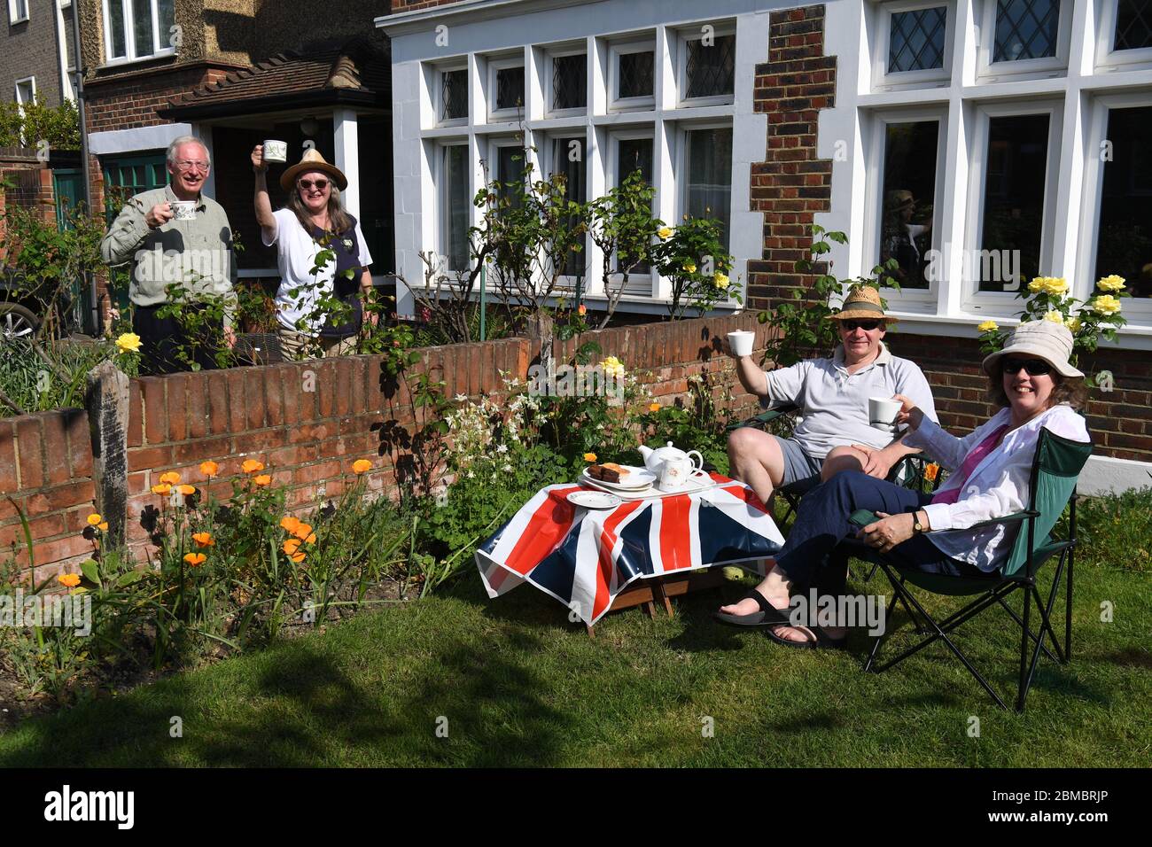 Ve day tea party hi-res stock photography and images - Alamy