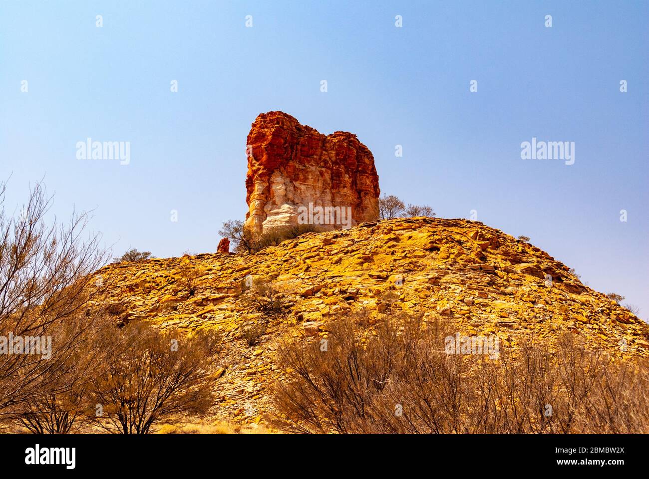 CHAMBERS PILLAR, NORTHERN TERRITORY, AUSTRALIA Stock Photo - Alamy