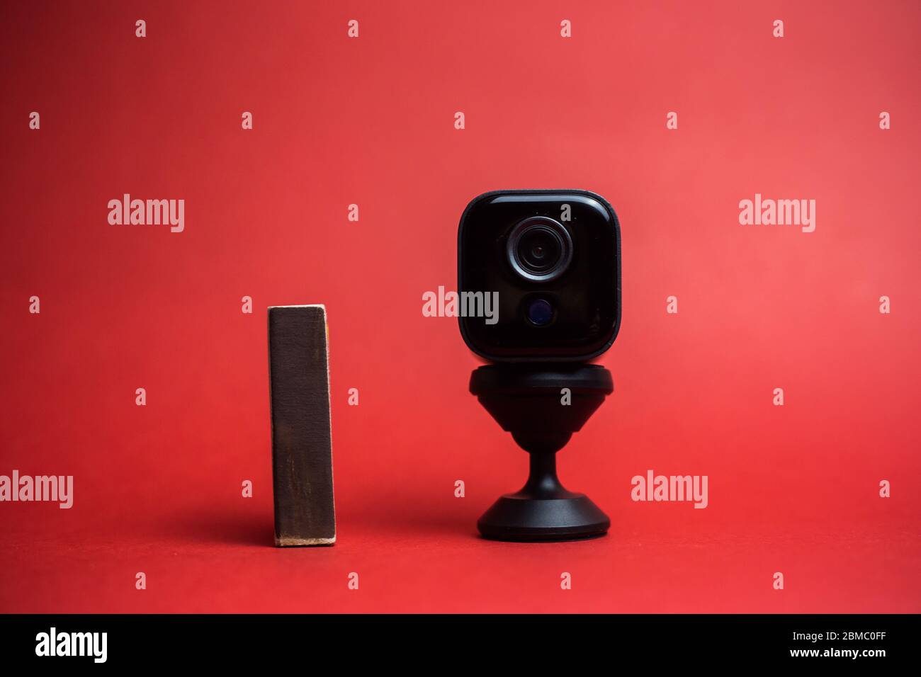 Portable camera bird hi-res stock photography and images - Alamy