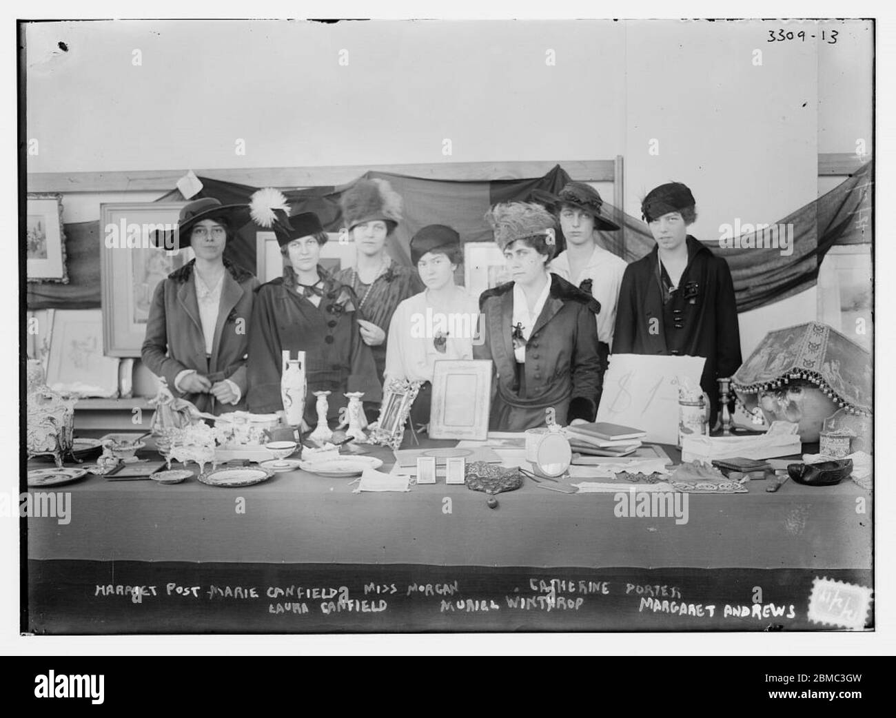 Laura morgan Black and White Stock Photos & Images - Alamy