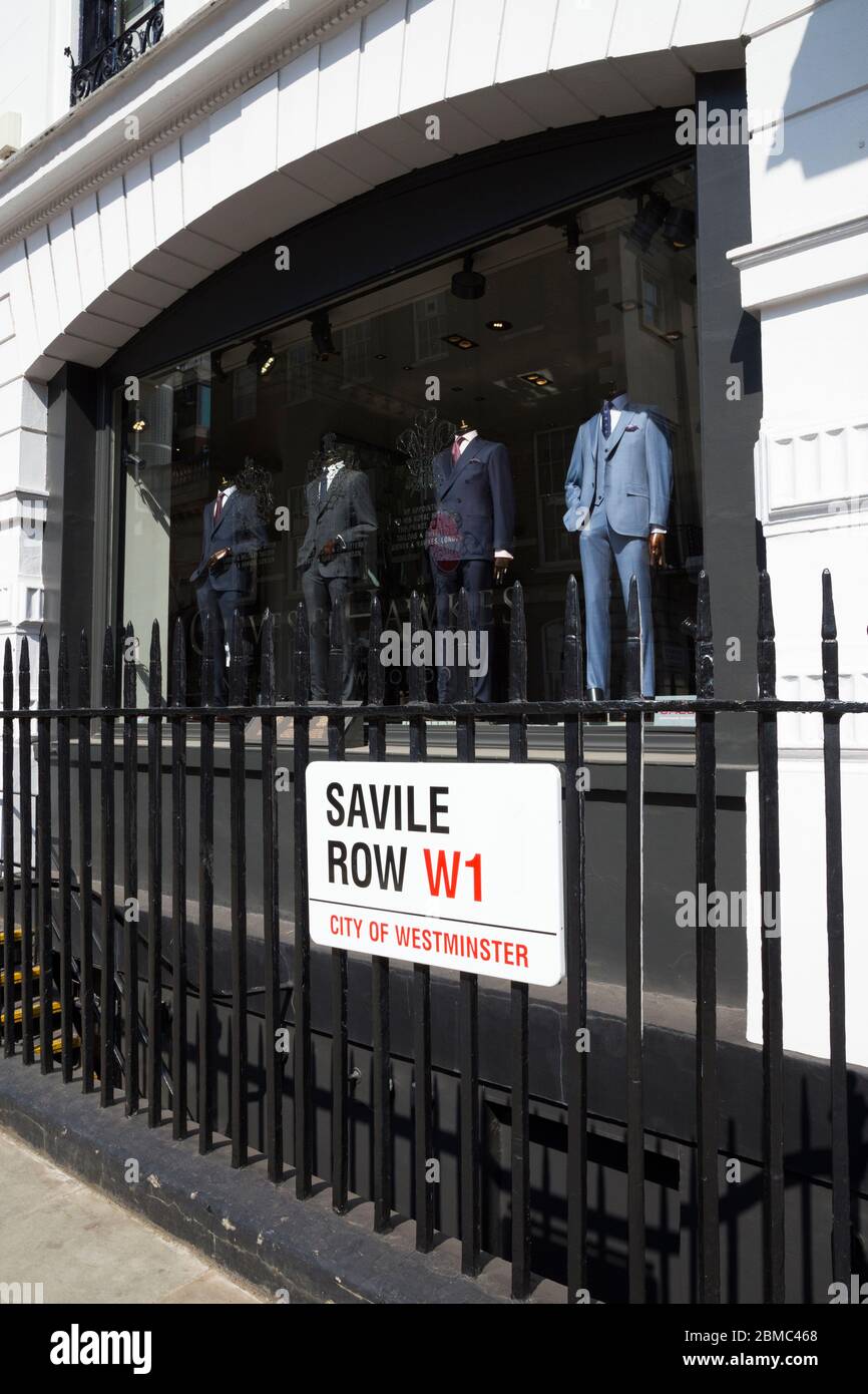 Gieves & Hawkes - gentlemen's tailor / tailoring shop front and window ...