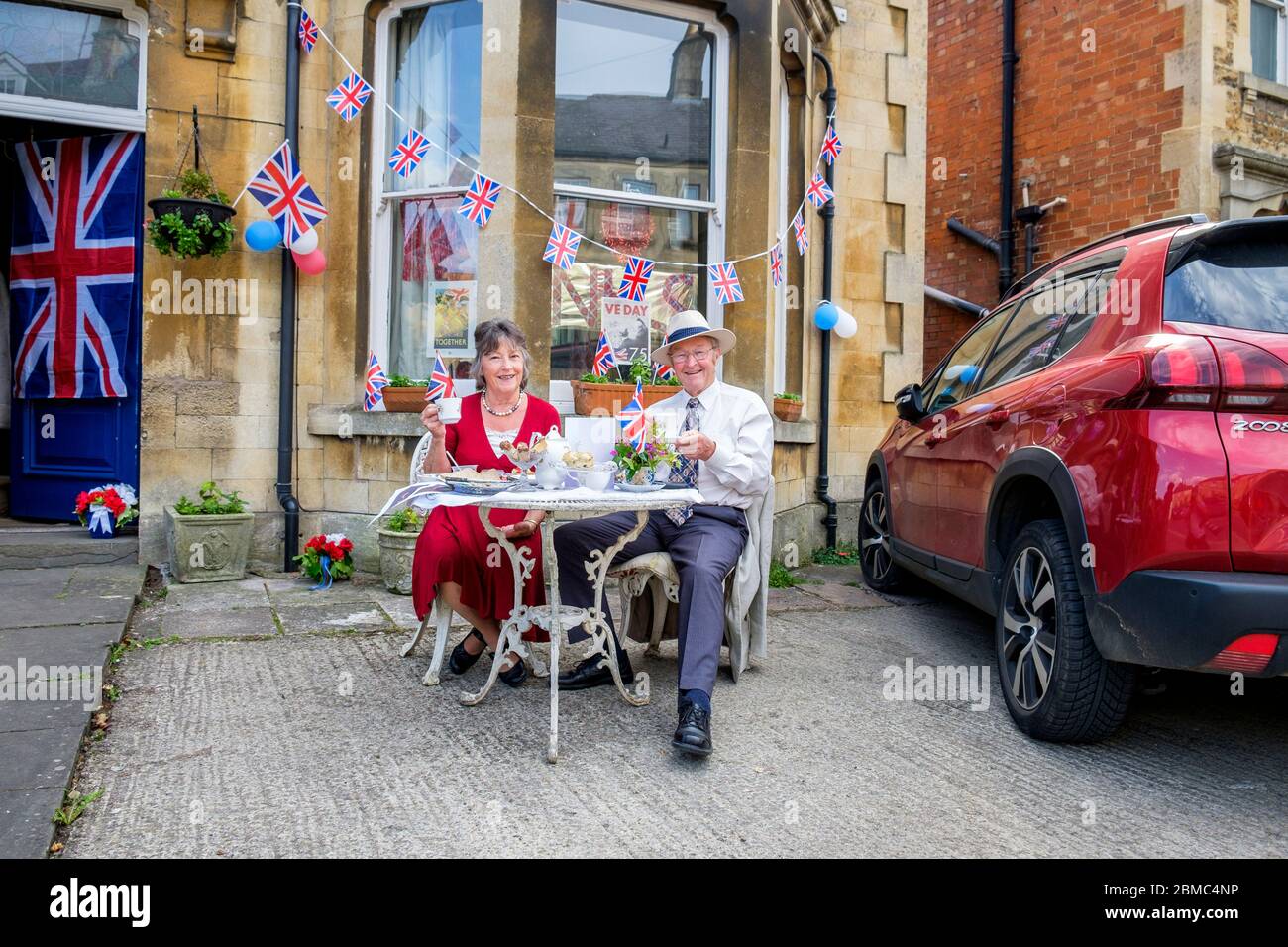 Ve day afternoon tea hi-res stock photography and images - Alamy