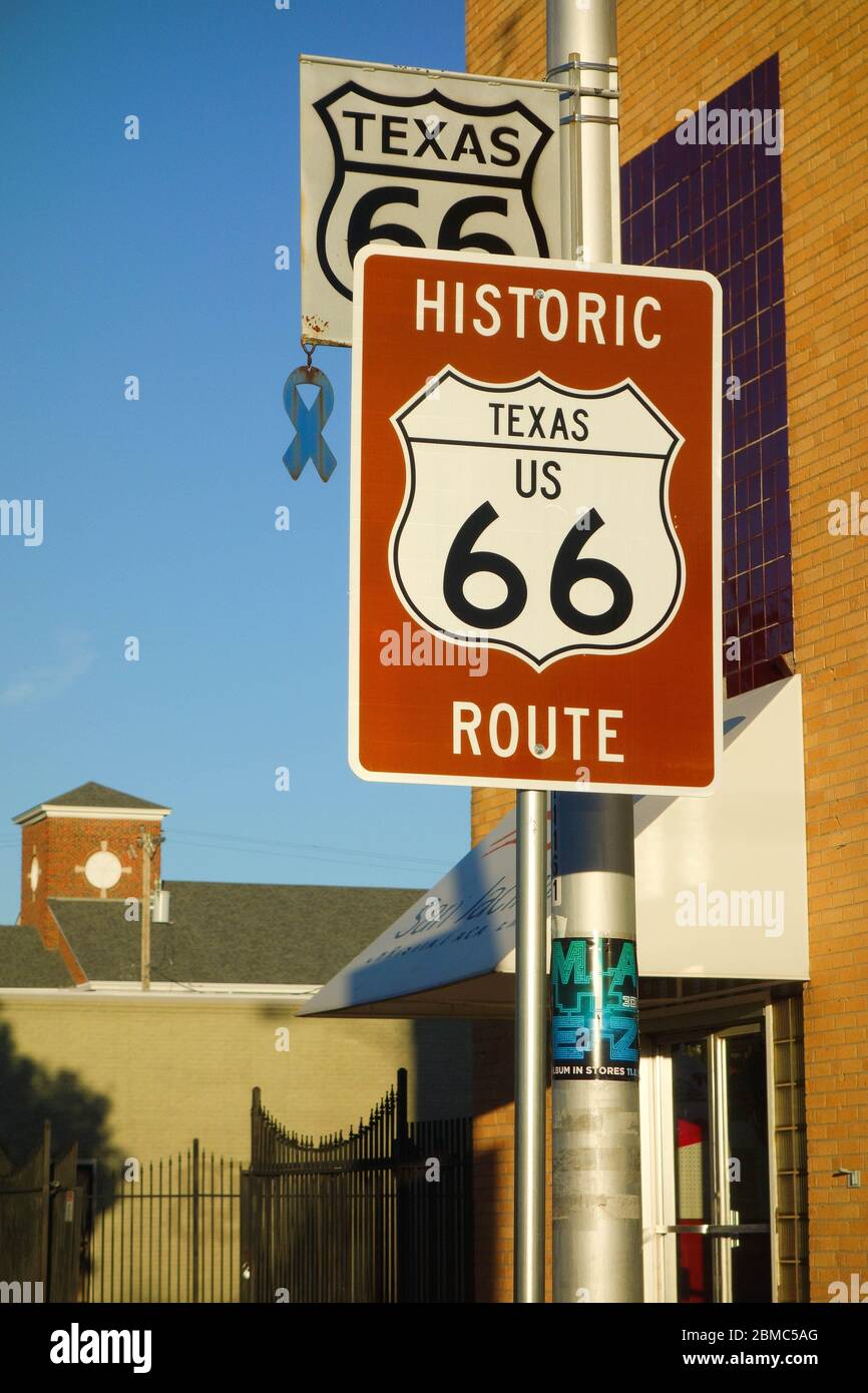 Road with route 66 sign hi-res stock photography and images - Alamy