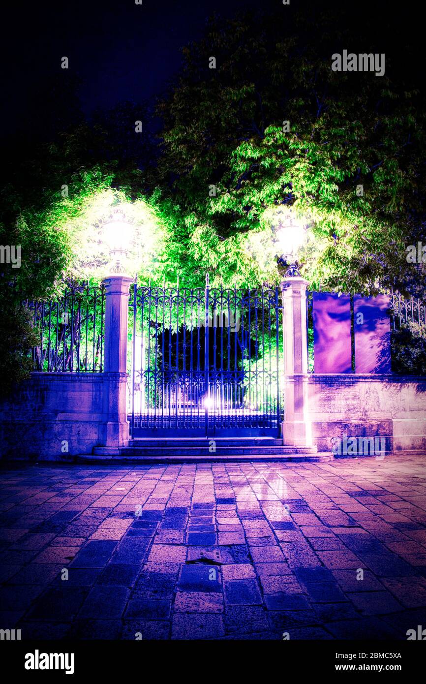 Spooky glowing Halloween Gate Stock Photo - Alamy