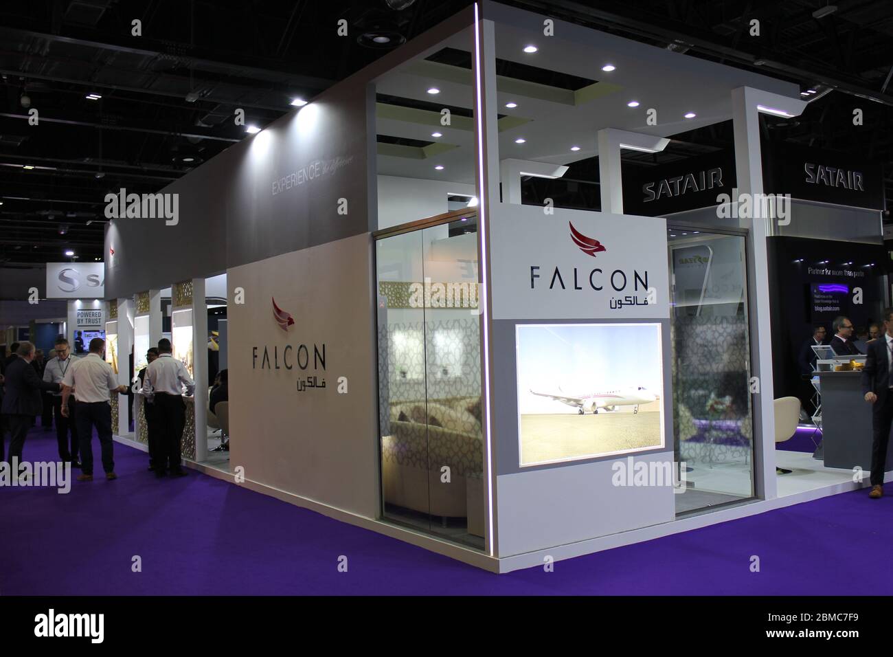 Uae airport pilots hi-res stock photography and images - Alamy