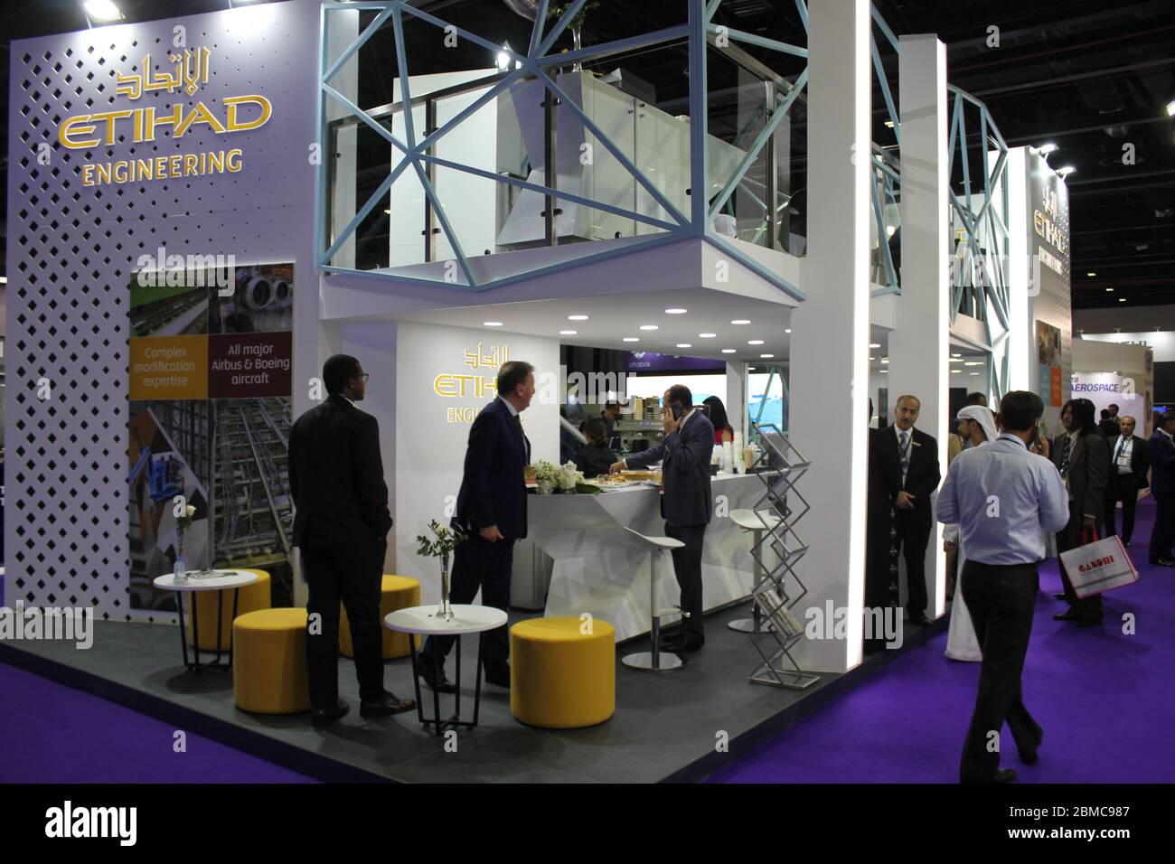 Uae airport pilots hi-res stock photography and images - Alamy