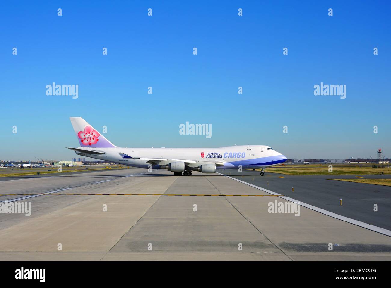 NEW YORK -23 NOV 2019- A Boeing 747 airplane from China Airlines Cargo ...