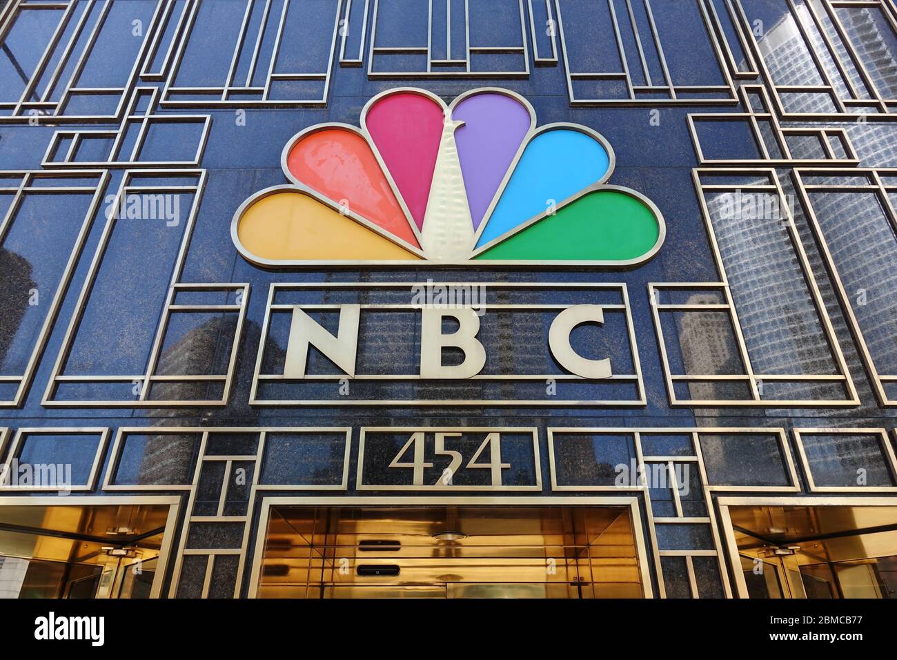 CHICAGO, IL -5 APR 2020- View of the landmark NBC Tower Building, an ...