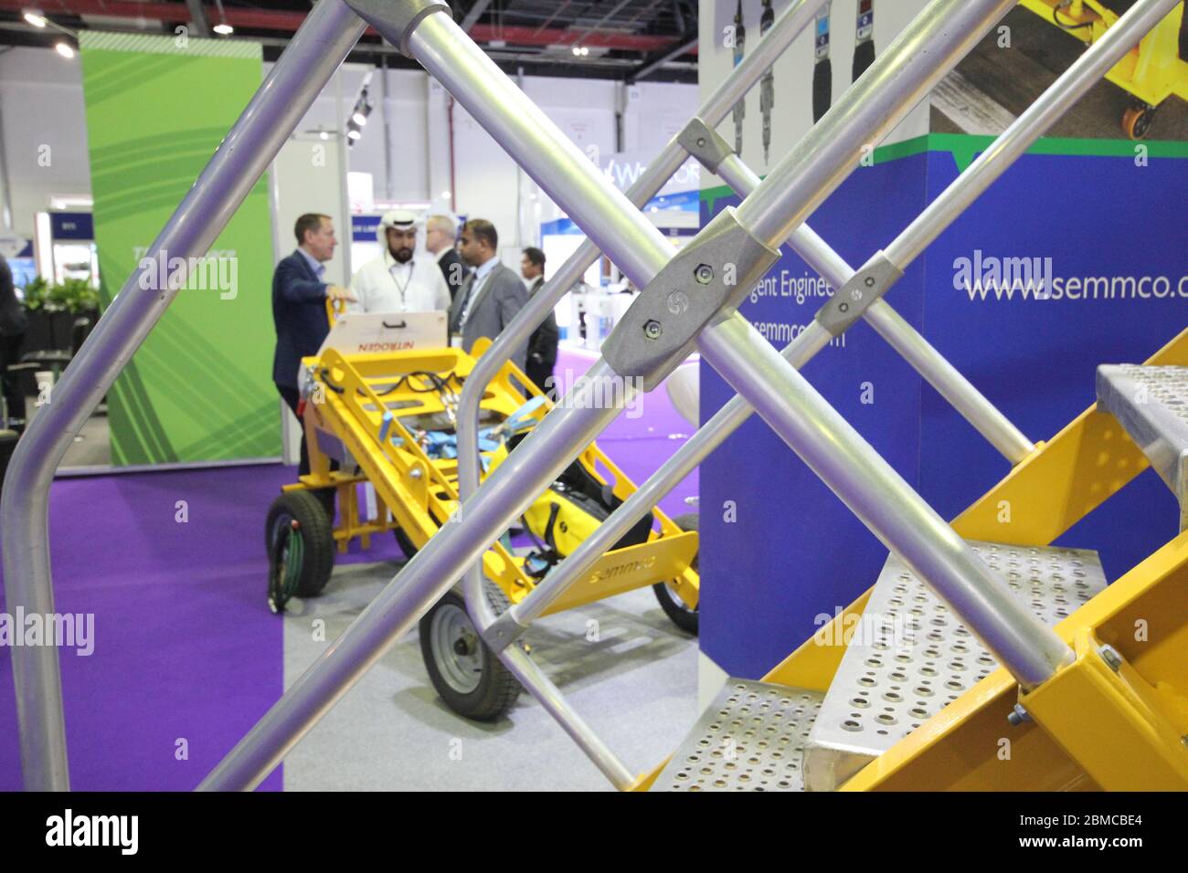 Uae airport pilots hi-res stock photography and images - Alamy