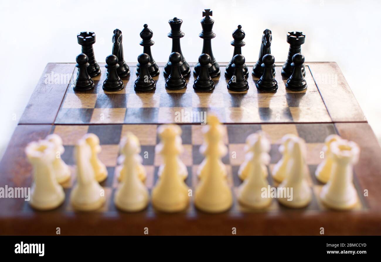 Chess pieces board set up hi-res stock photography and images - Alamy