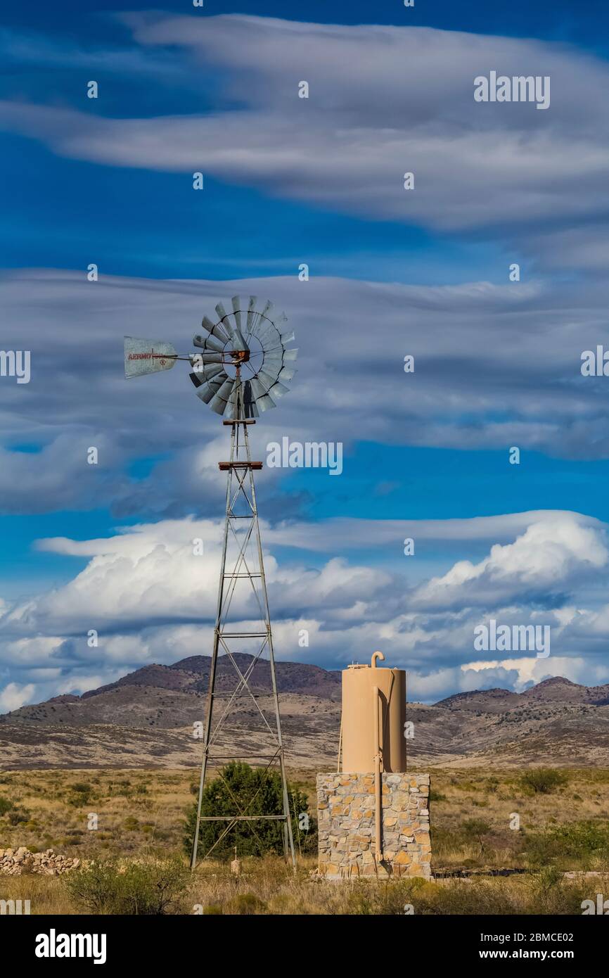 Water tower windmill hi-res stock photography and images - Alamy