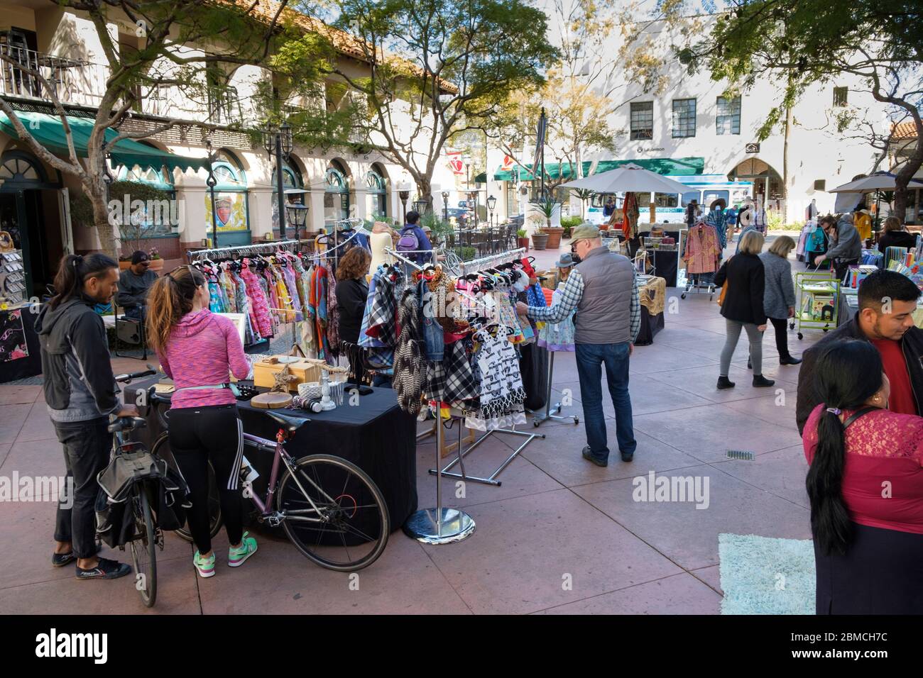Pop up market hi-res stock photography and images - Alamy