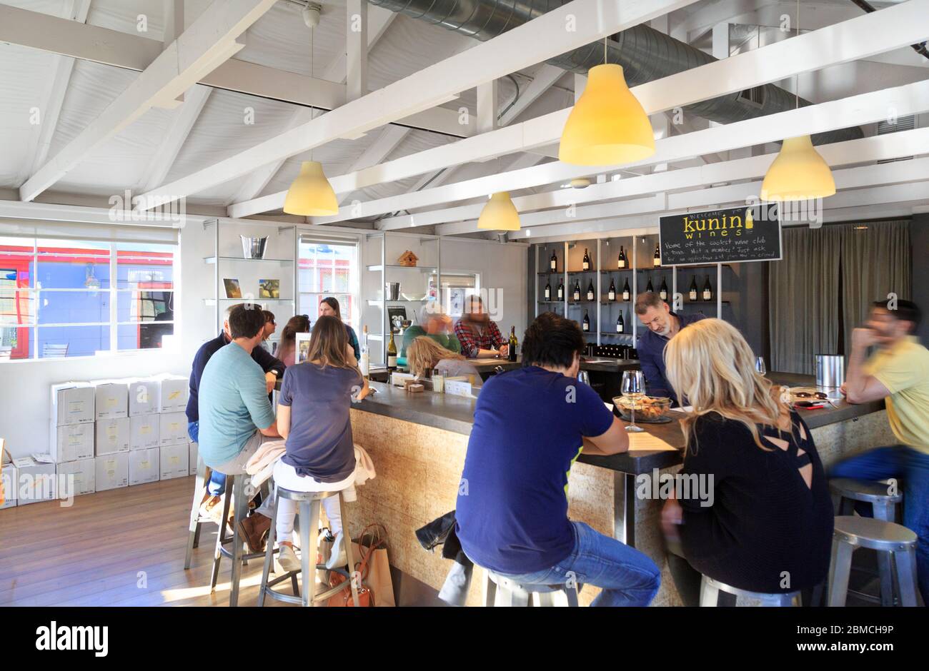 Wine tasting room hi-res stock photography and images - Alamy