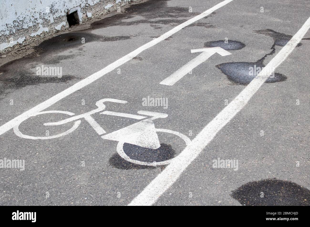Marking bike path hi-res stock photography and images - Alamy