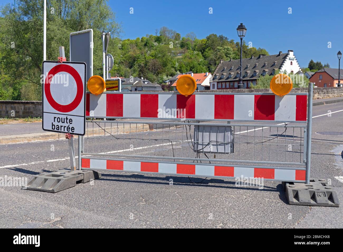 Covid border controls hi-res stock photography and images - Alamy