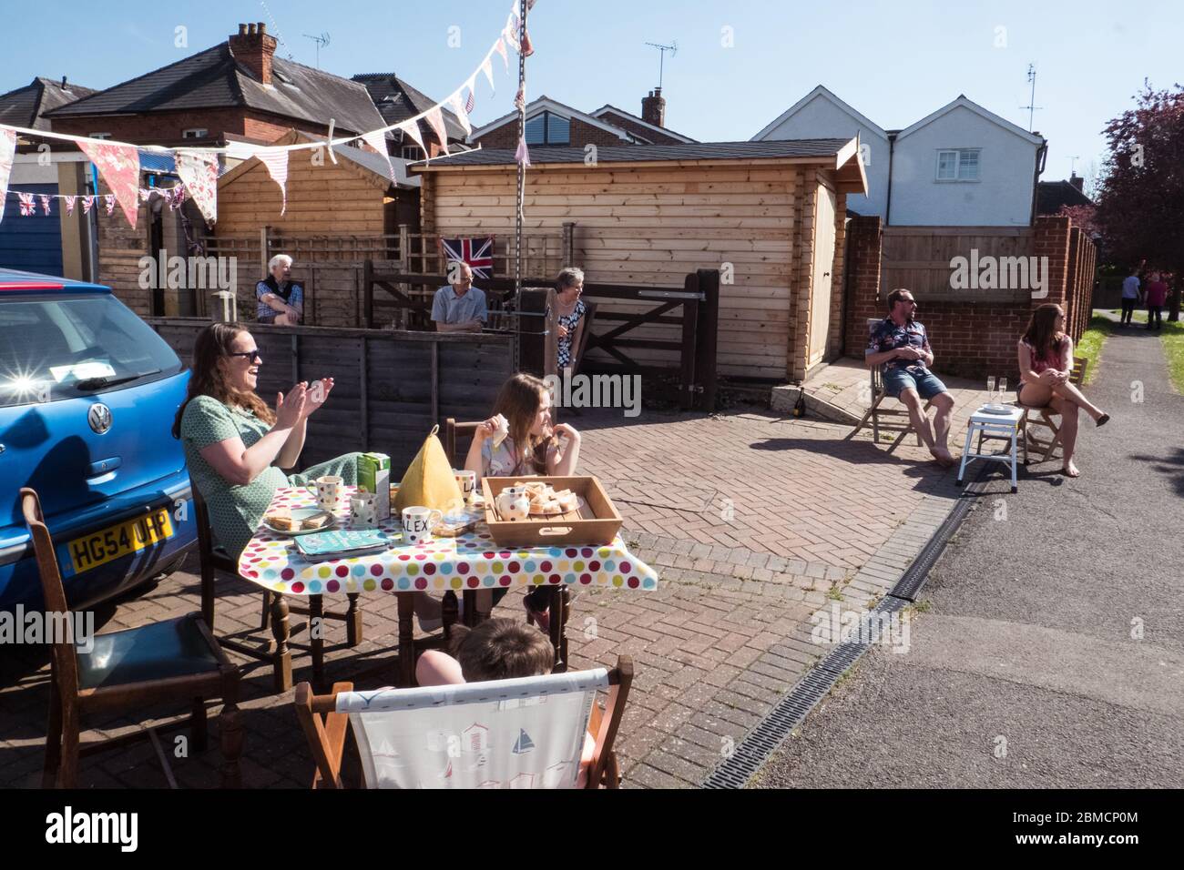 Ve day tea party hi-res stock photography and images - Alamy
