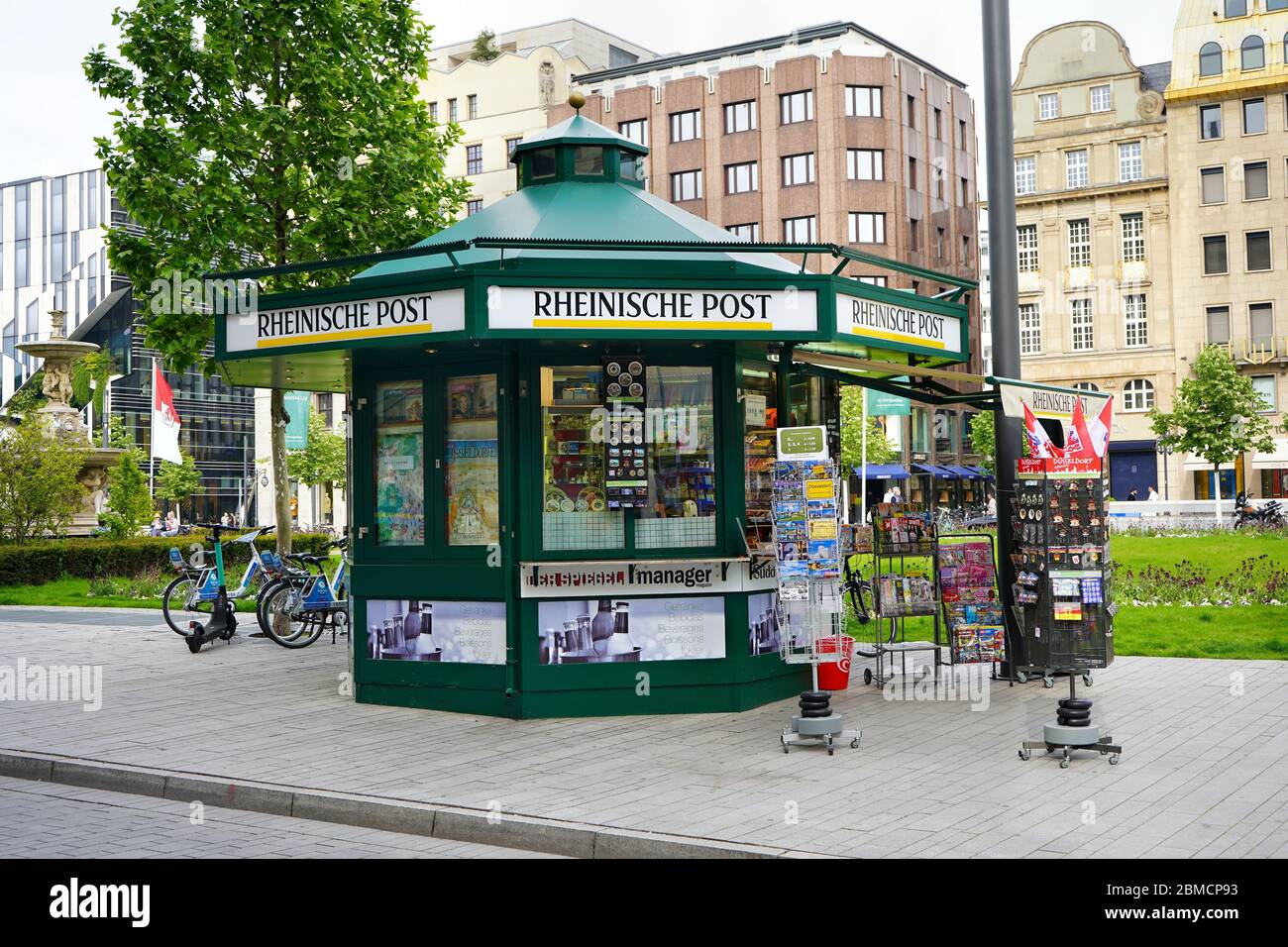 Outdoor kiosk design hi-res stock photography and images - Alamy
