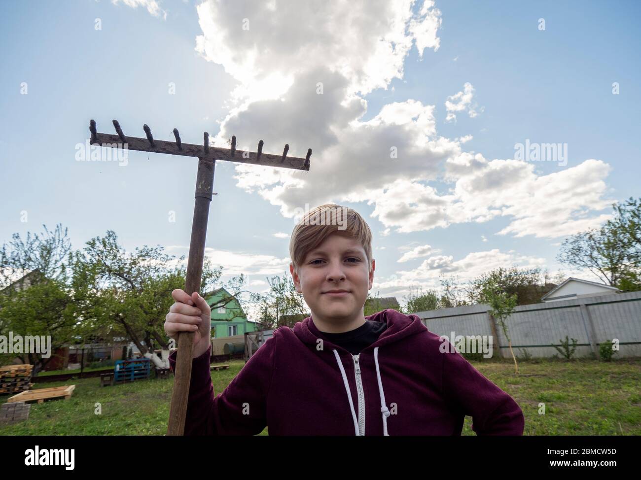 Rake with face hi-res stock photography and images - Alamy