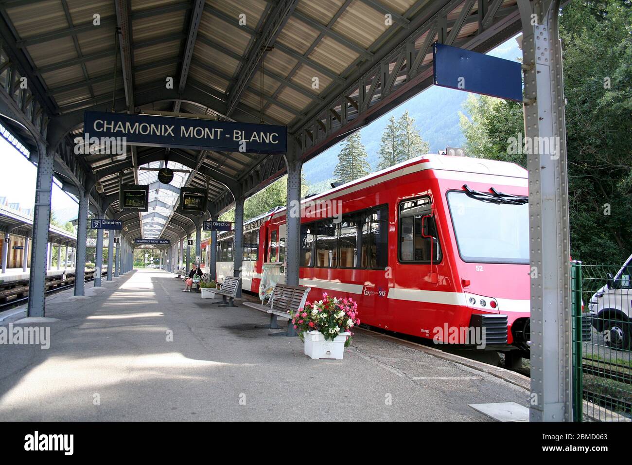 Chamonix mont blanc station hi-res stock photography and images - Alamy