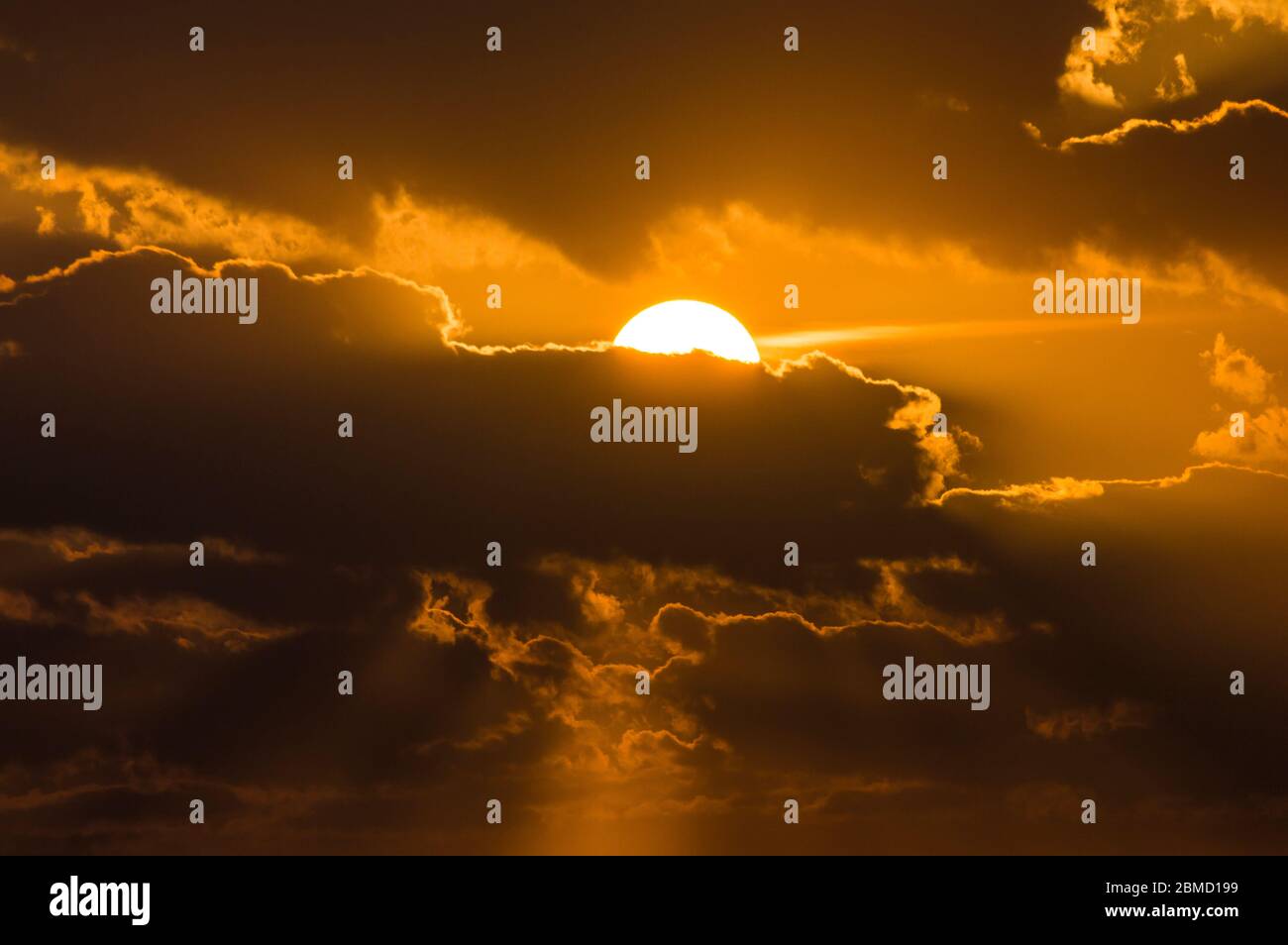 Golden hour hawaii landscapes hi-res stock photography and images - Alamy