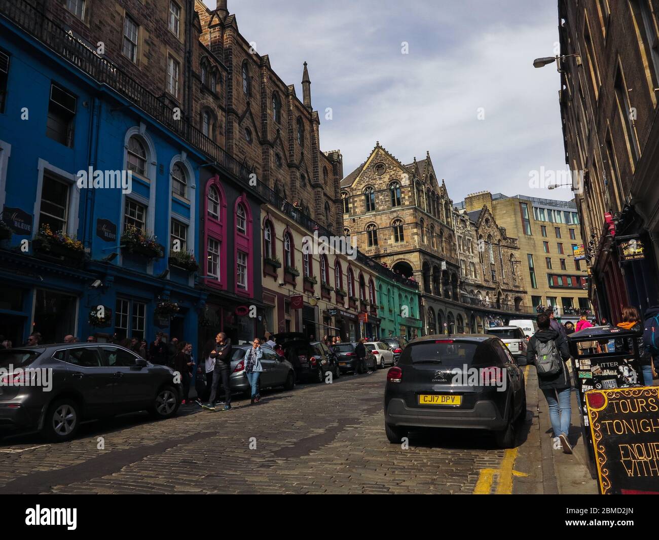 A busy street in Edinburgh, Scotland Stock Photo - Alamy