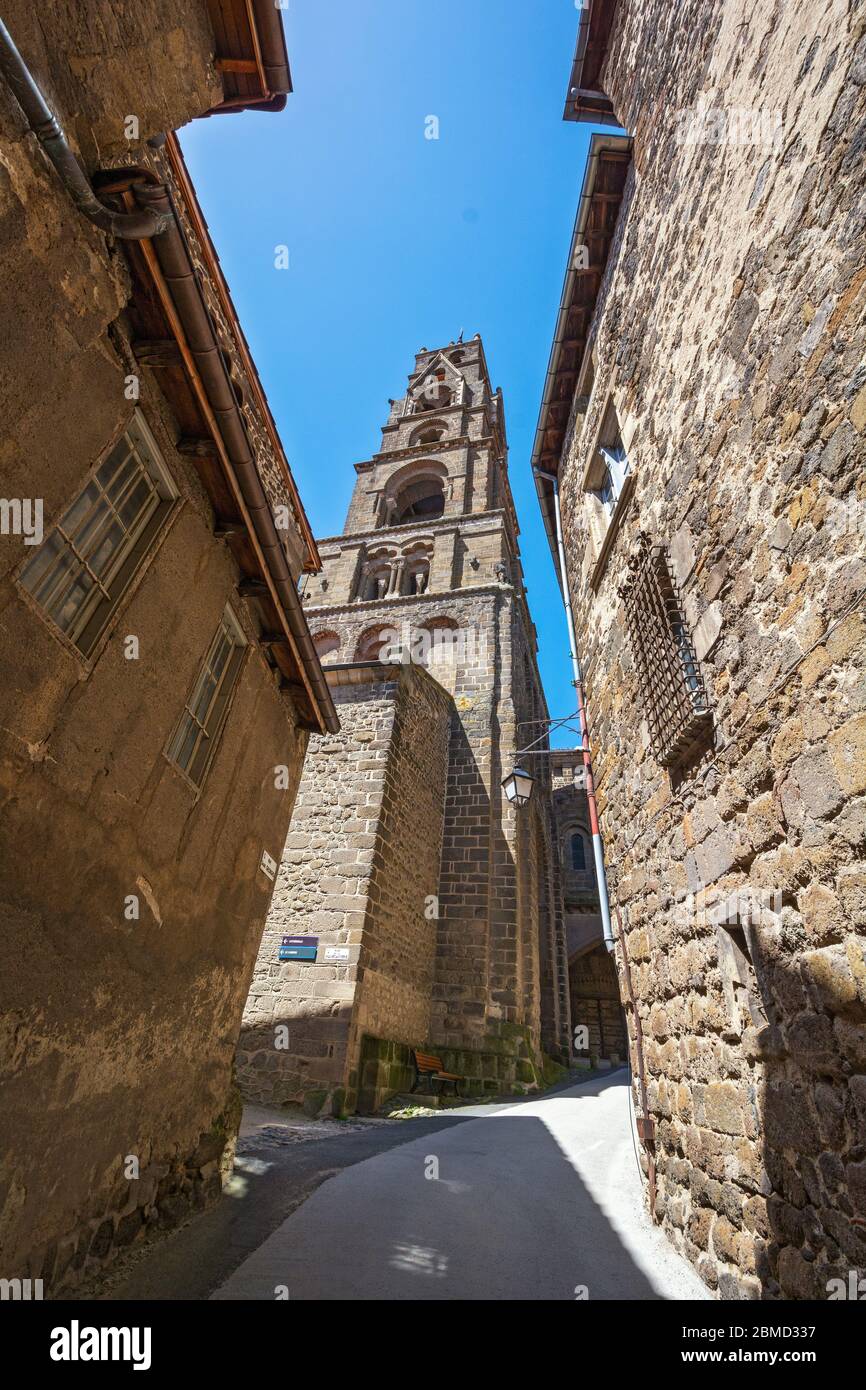 Le puy en velay cathedral hi-res stock photography and images - Alamy