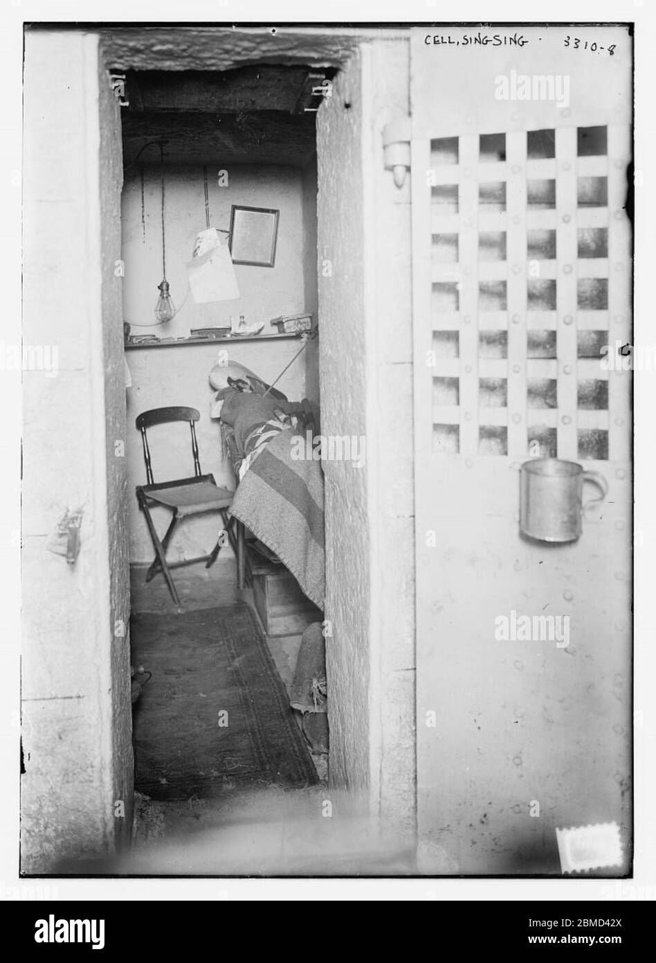 Sing sing prison cell hi-res stock photography and images - Alamy