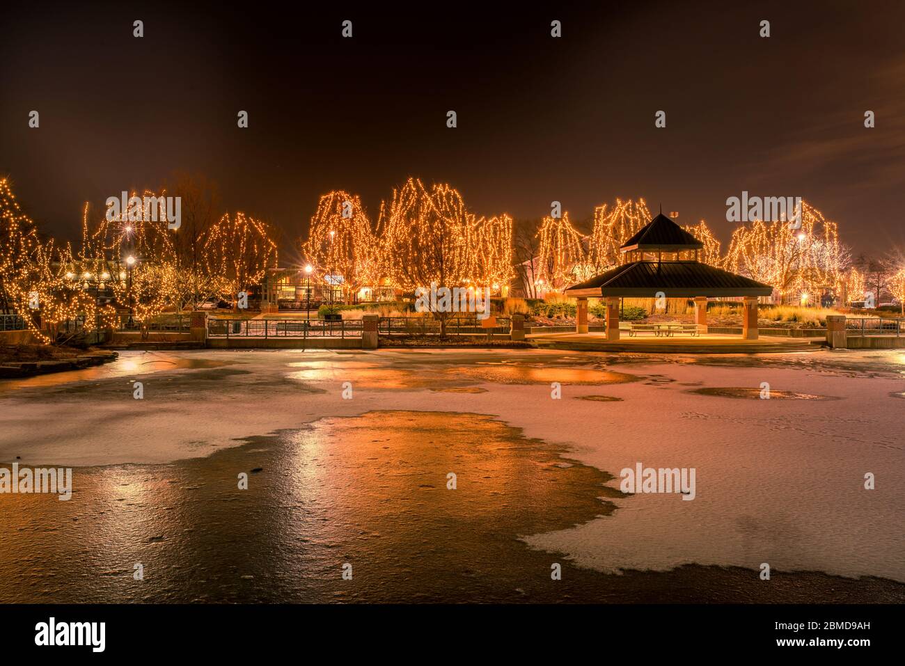 Frozen lake night hi-res stock photography and images - Alamy