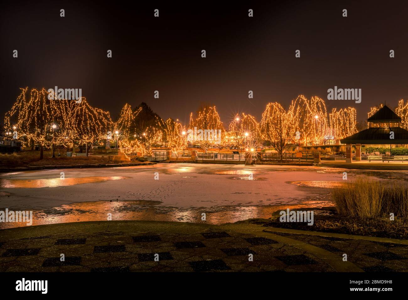 Frozen lake night hi-res stock photography and images - Alamy
