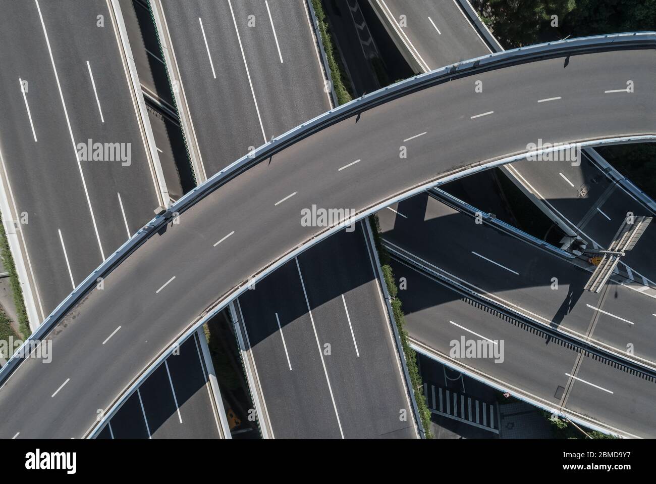 Empty highways hi-res stock photography and images - Alamy