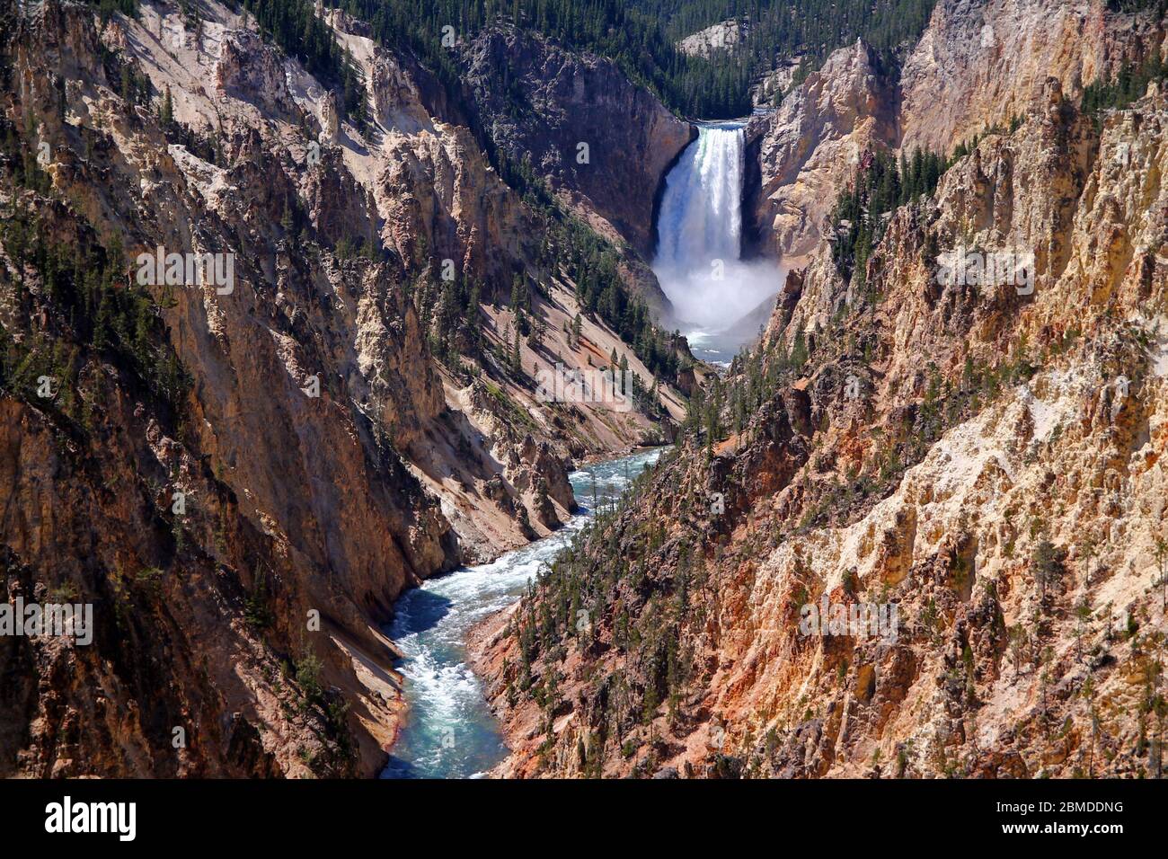 Beautiful waterfall in grand canyon hi-res stock photography and images ...