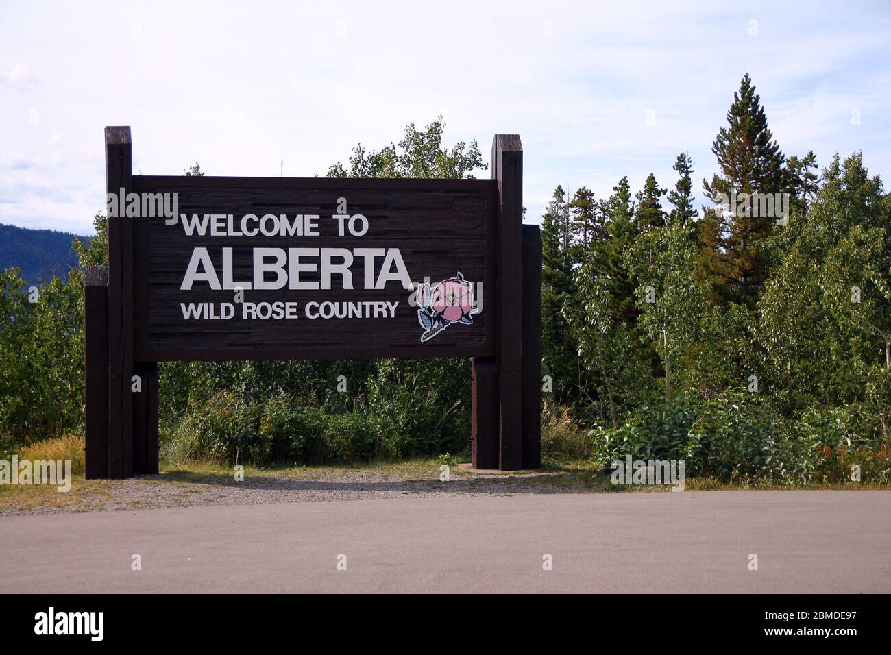 Welcome to Alberta sign on American border Stock Photo - Alamy