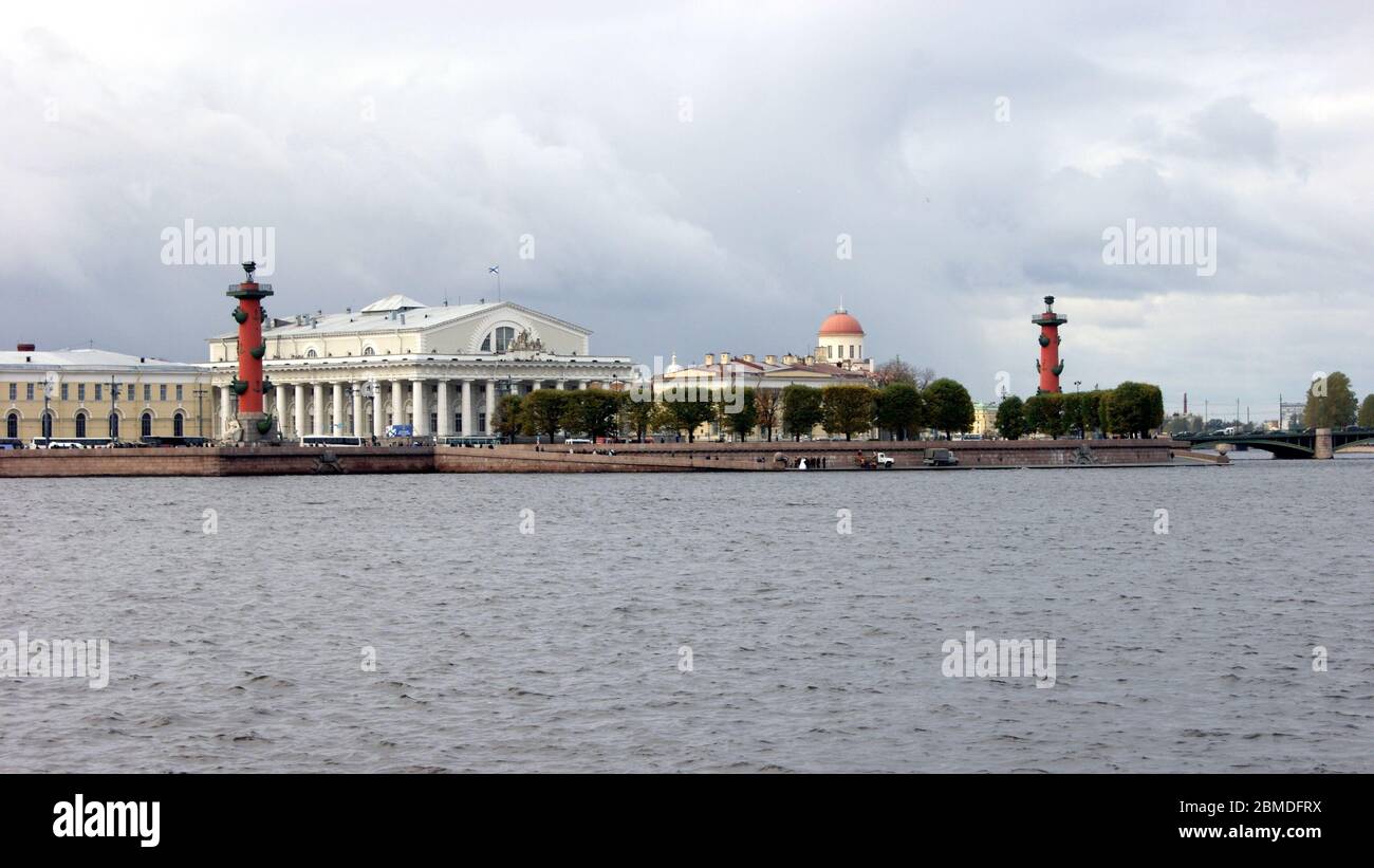 Split view river hi-res stock photography and images - Alamy
