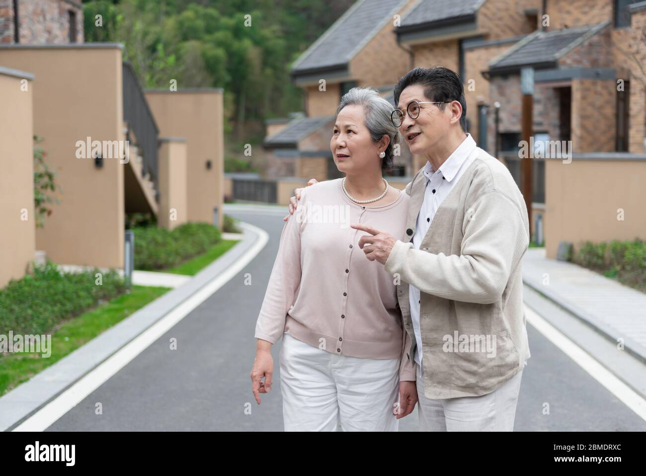 Chinese grandpa with family hi-res stock photography and images - Alamy