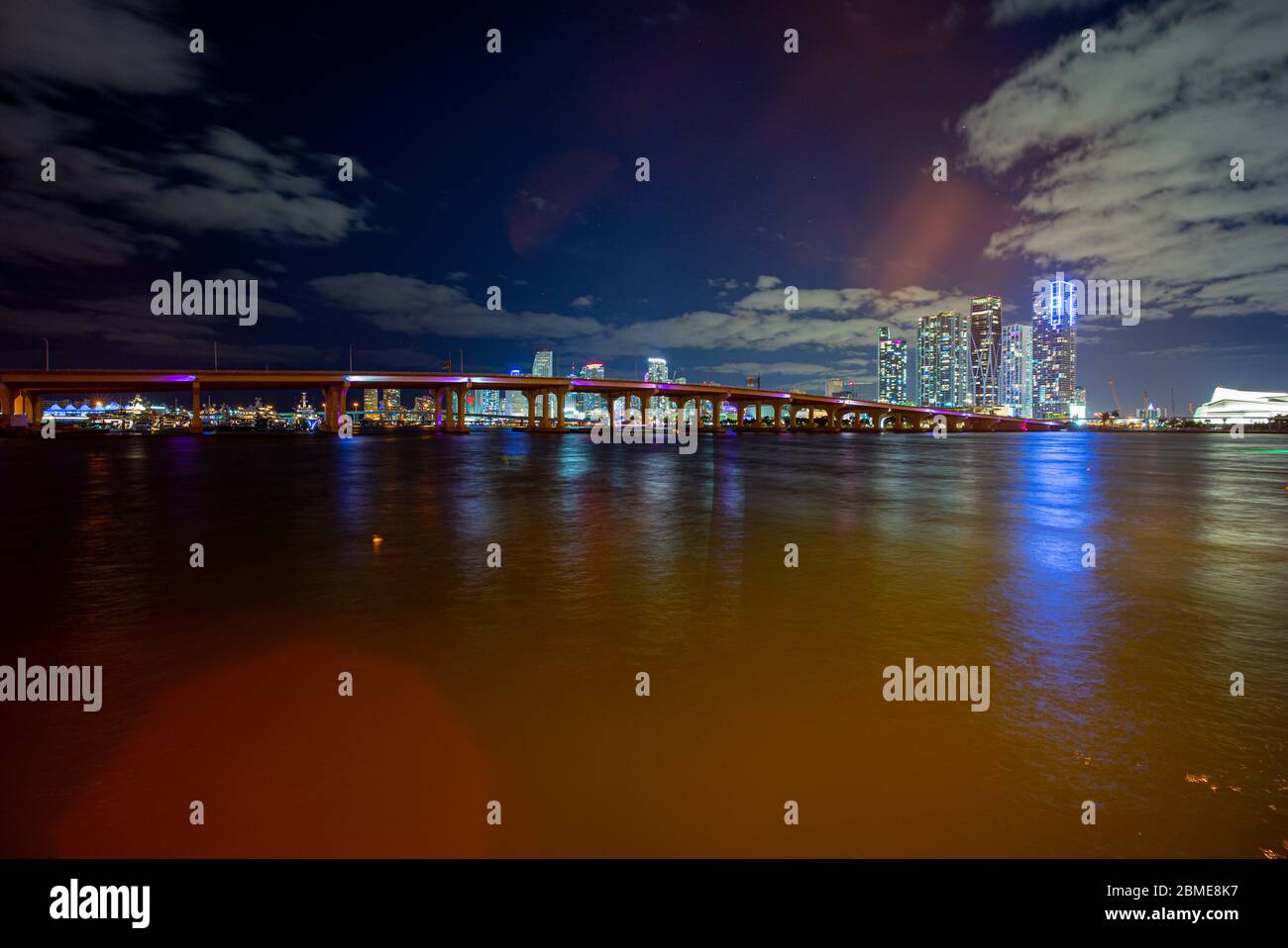 Miami, Florida skyline at sunset. Miami city skyline panorama at dusk ...