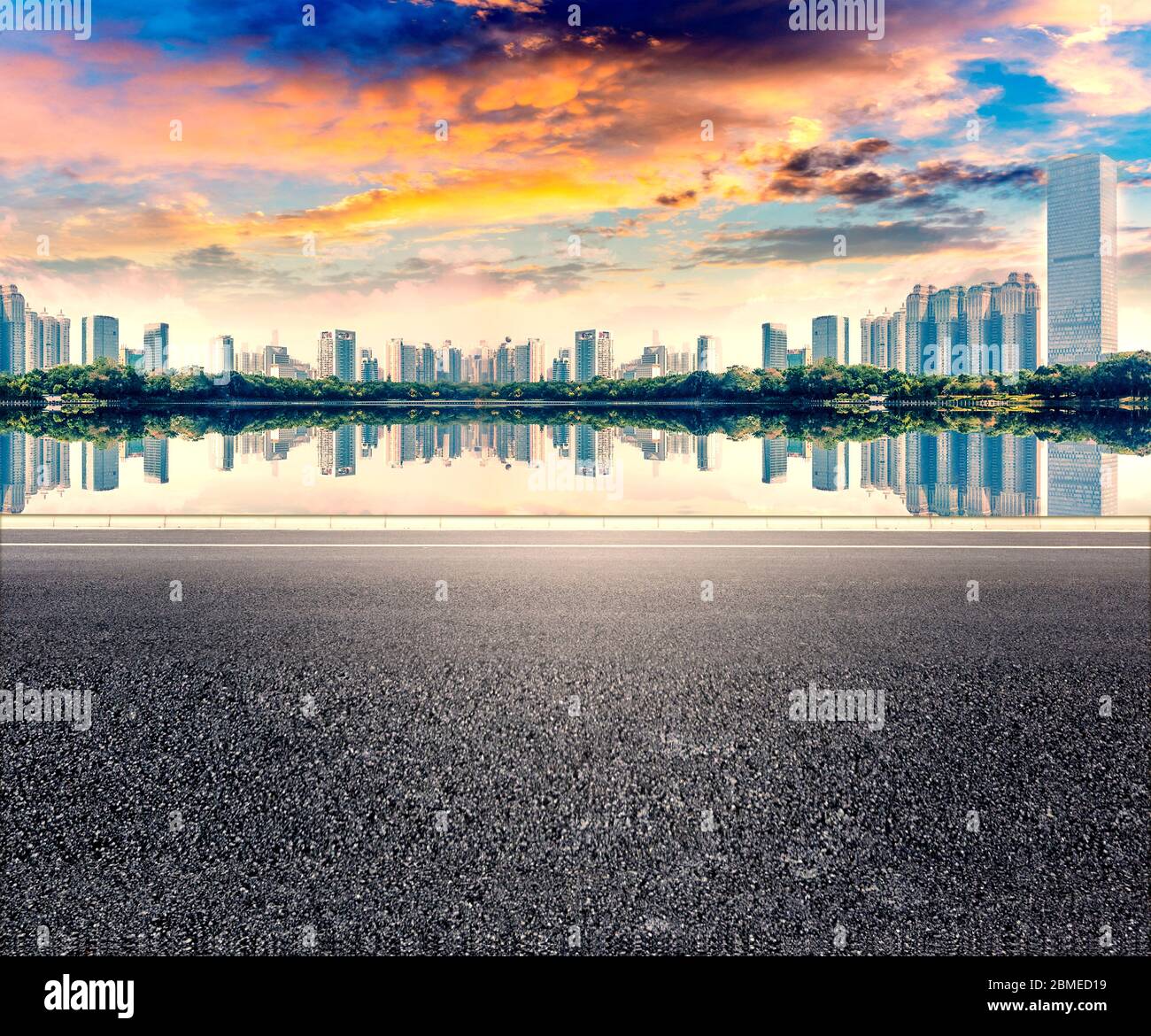 Road city hi-res stock photography and images - Alamy