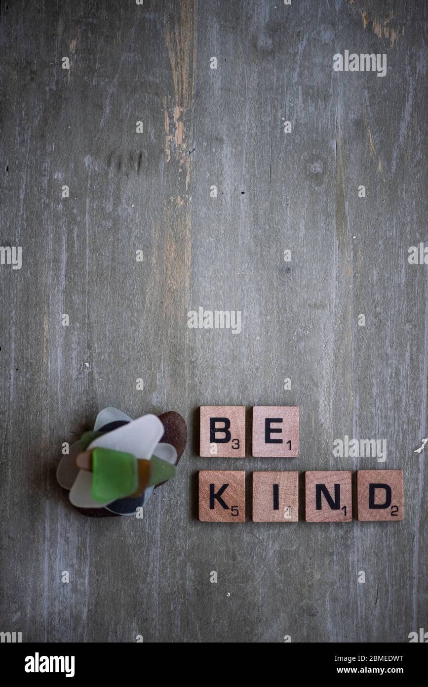 The words Be Kind in Scrabble letters Stock Photo - Alamy