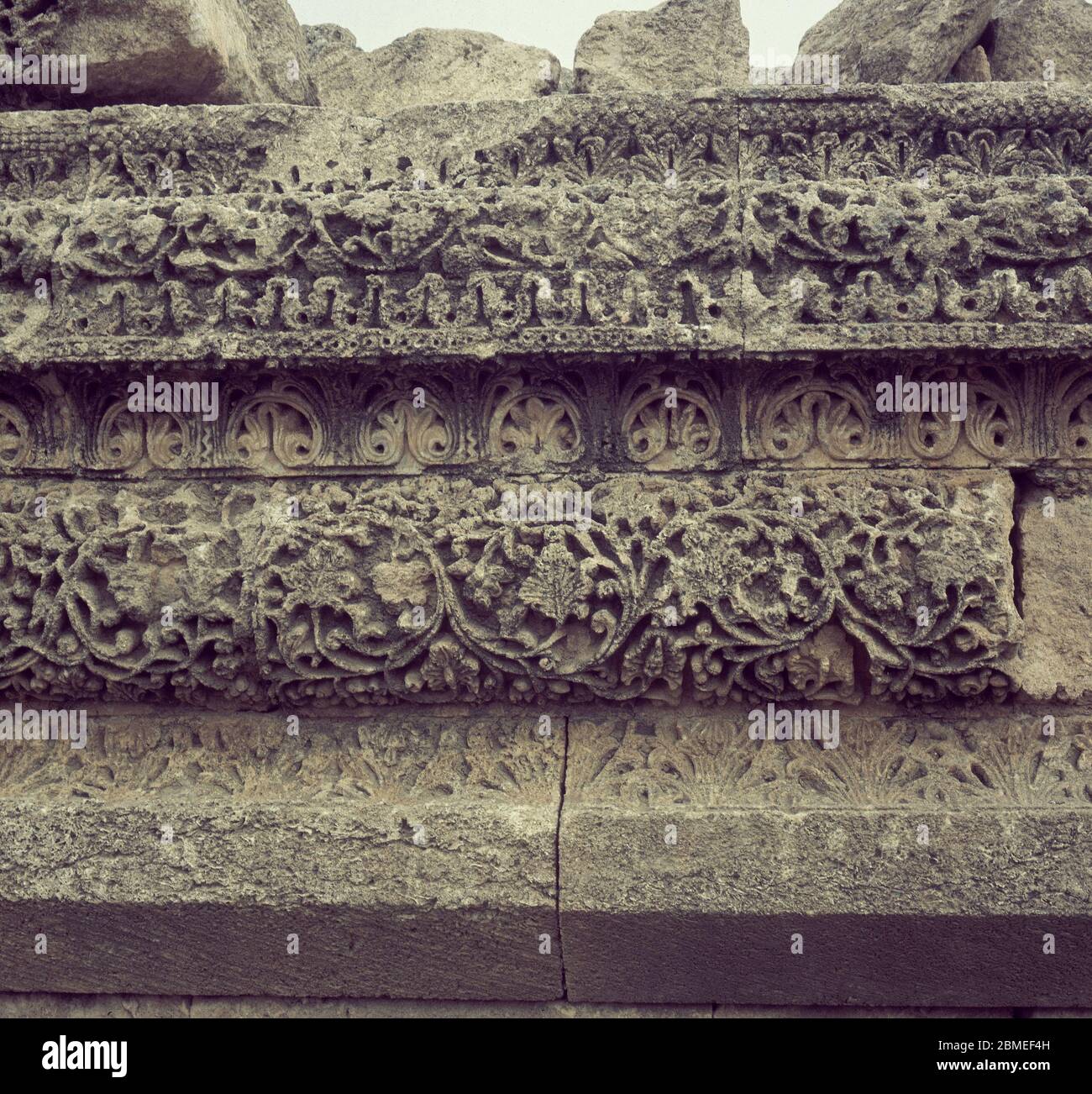 RELIEVES EN LOS MUROS DEL CASTILLO S VIII. Location: CASTILLO. Mshatta ...