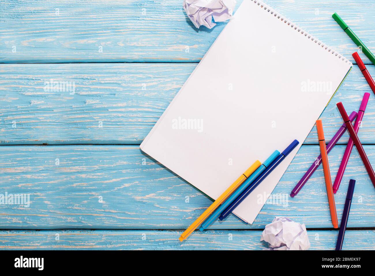 Colored felt pens and sheet of white paper Stock Photo - Alamy