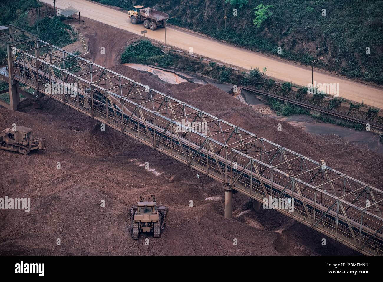 Top view sand mine hi-res stock photography and images - Alamy