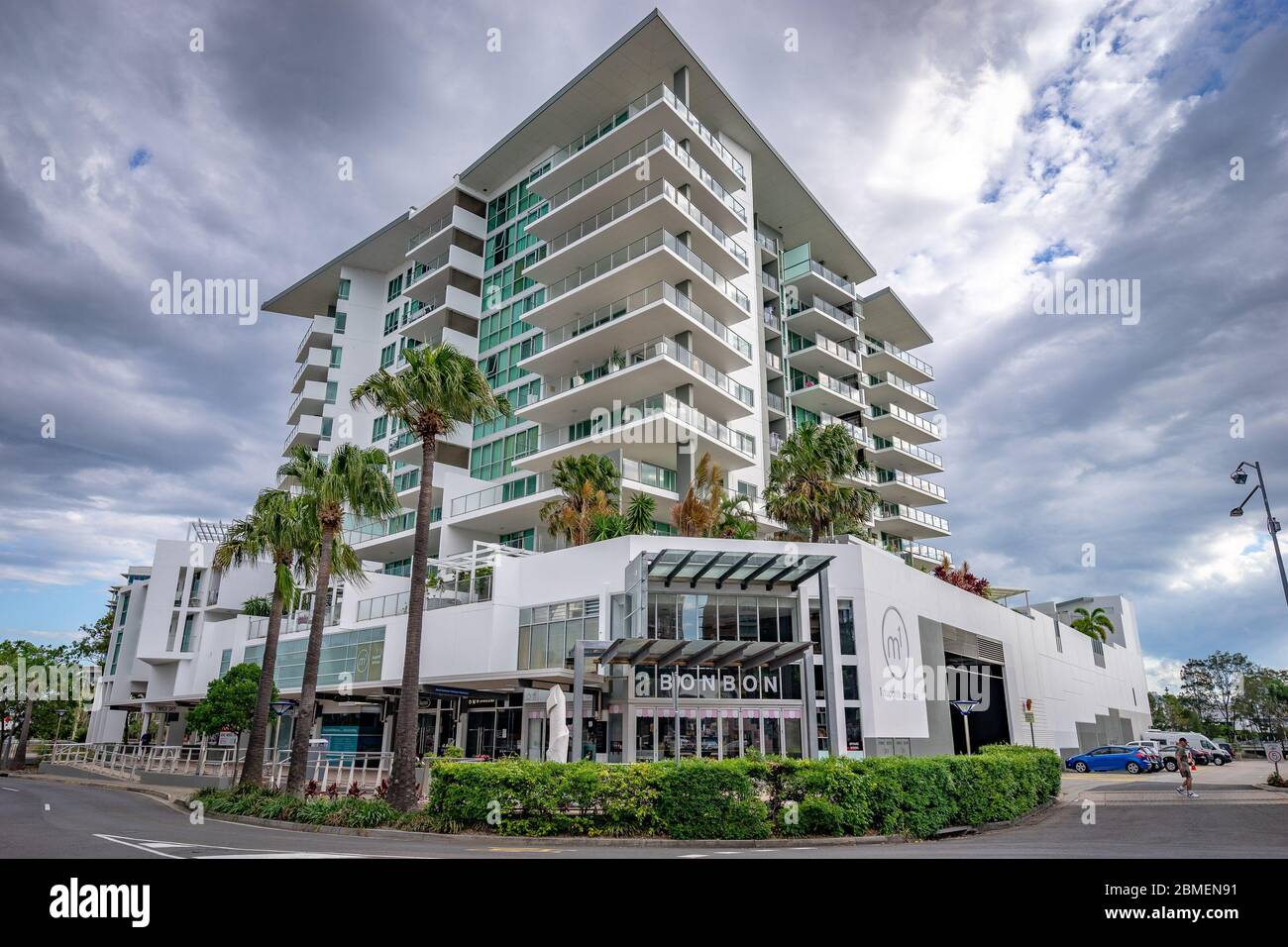 Modern resort hi-res stock photography and images - Alamy