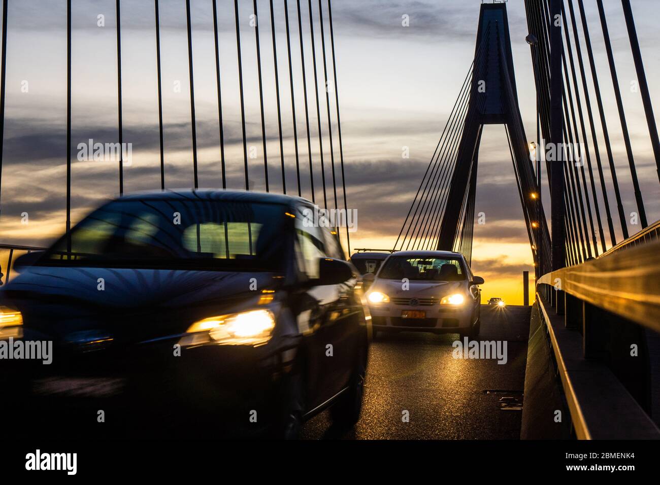 Footpath over sydney bridge hi-res stock photography and images - Alamy